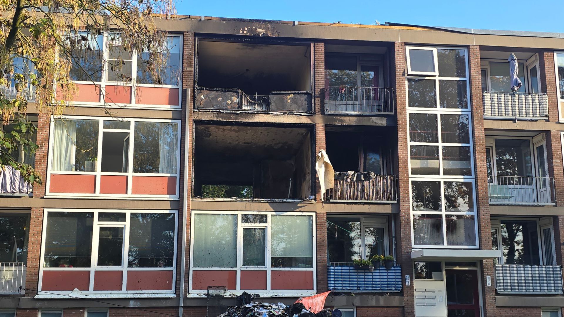 Schade is groot na explosie en brand in Ede: burgemeester dankbaar voor spontane hulp – XON | 1 ...